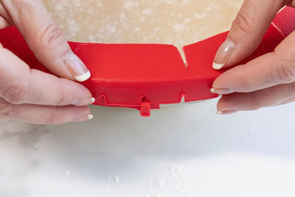 1-Piece Adjustable Silicone Pie Crust Shield